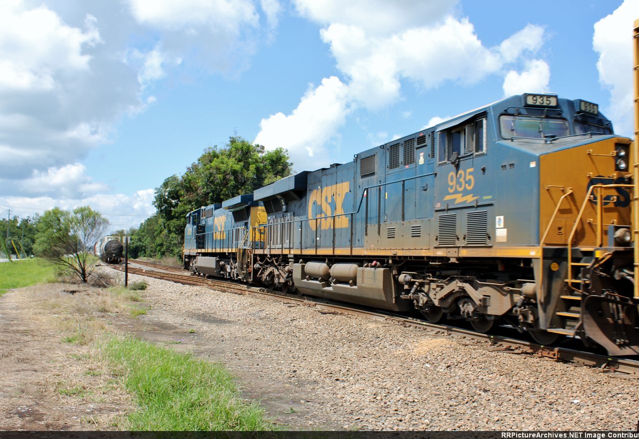CSX 935